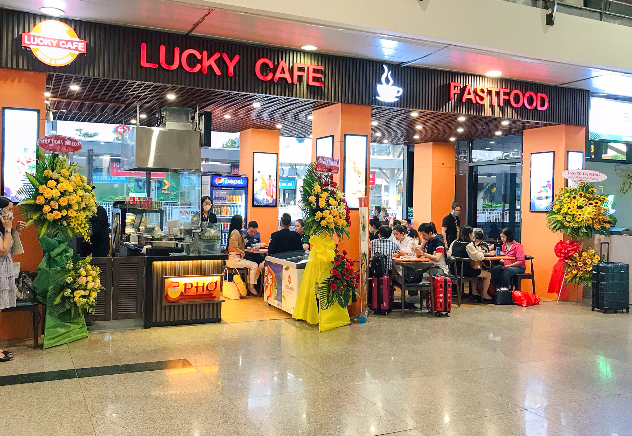 TASECO SÀI GÒN TƯNG BỪNG KHAI TRƯƠNG QUẦY LUCKY CAFE & FASTFOOD ĐẦU ...
